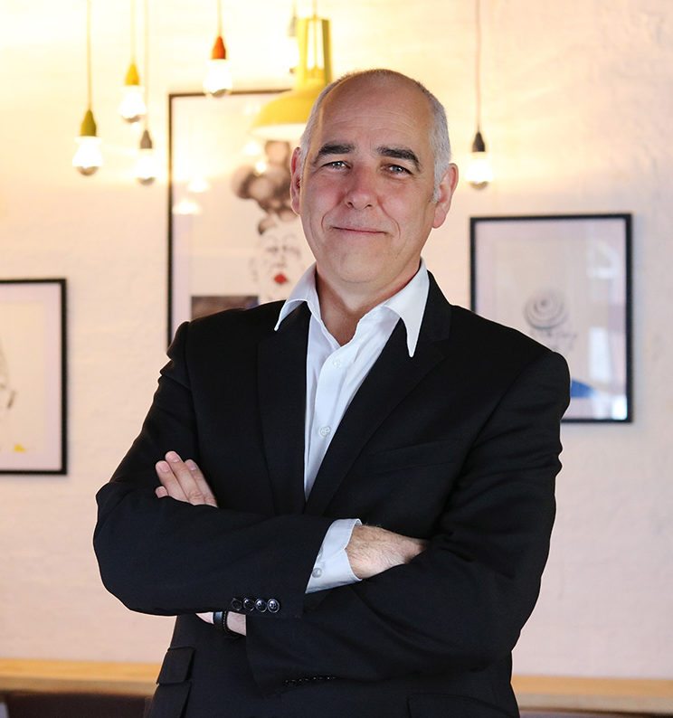 Dr Paul Redmond - Motivational Millennial Speaker | Raise the Bar